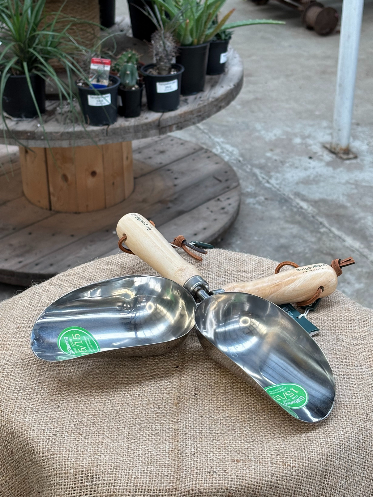 Burgon & Ball Stainless Compost Scoop – Rasmussen Gardens